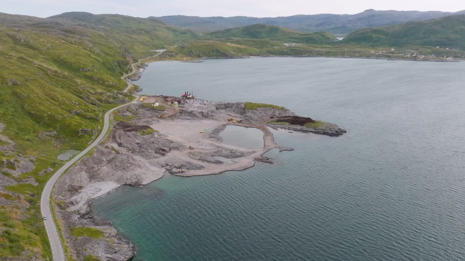 Cermaq bygger stort smoltanlegg i Hasvik kommune på Sørøya – NRK Troms ...