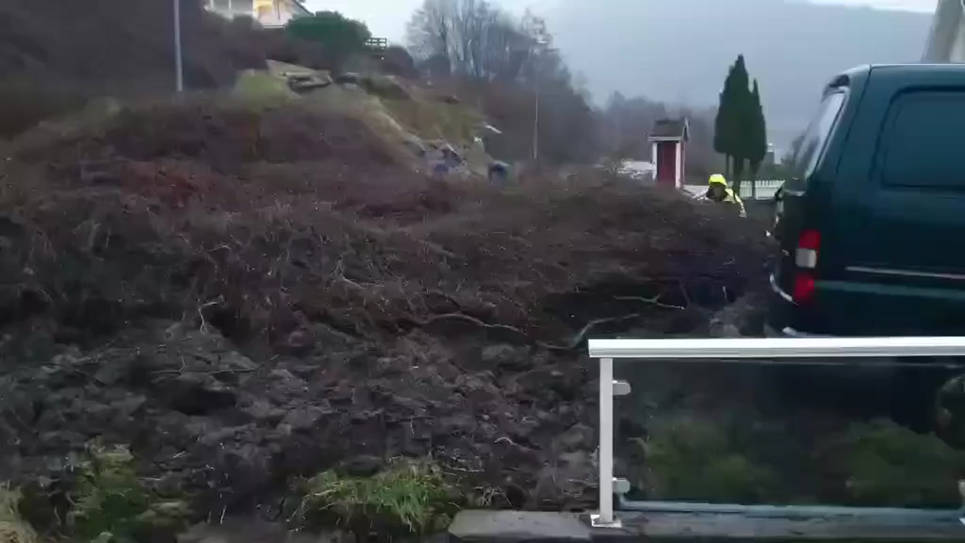 Jordskred i Ålesund og folk er evakuert – NRK Møre og Romsdal – Lokale nyheter, TV og radio